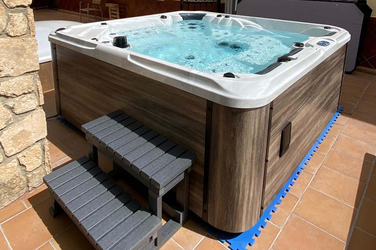 Maquina Del Tiempo En Un Jacuzzi